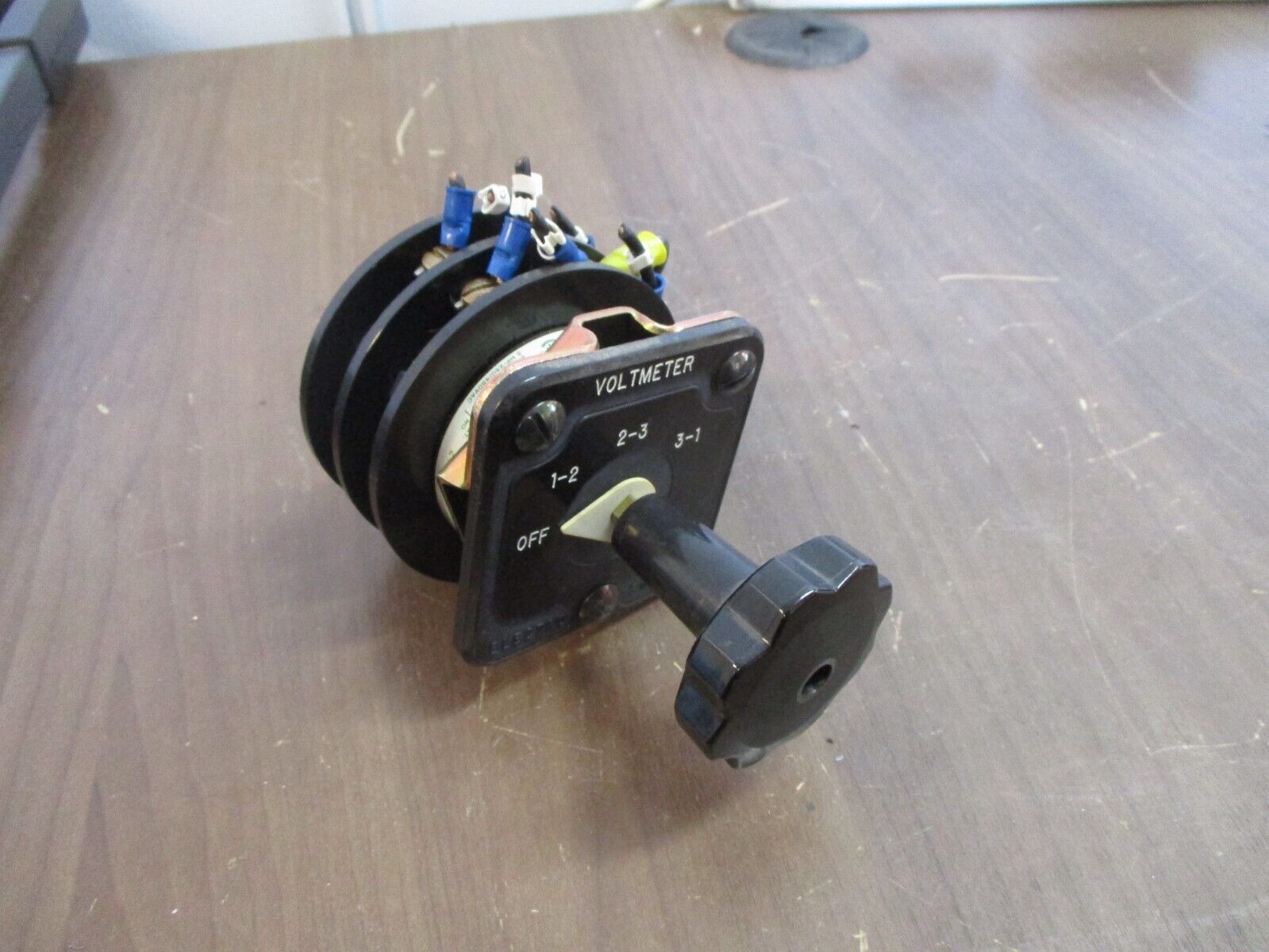 Electroswitch Series 24 Voltmeter Rotary Switch 2404C Used