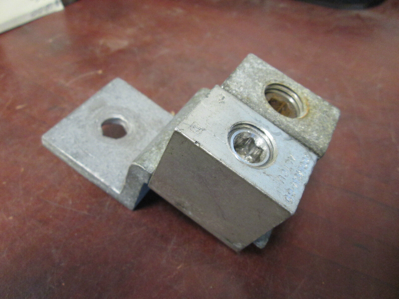 Square D Mechanical Lug 500MCM 2 Terminals Used