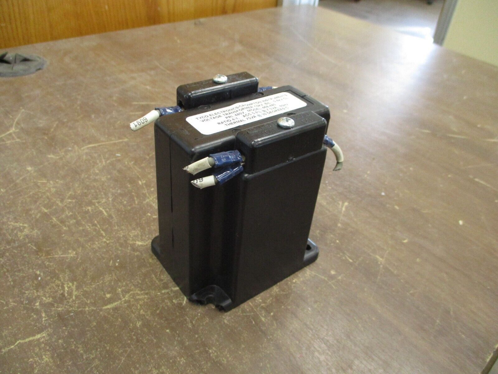 Tyco / Crompton Voltage Transformer 468-480 Pri: 480V Ratio 4:1 10kV B