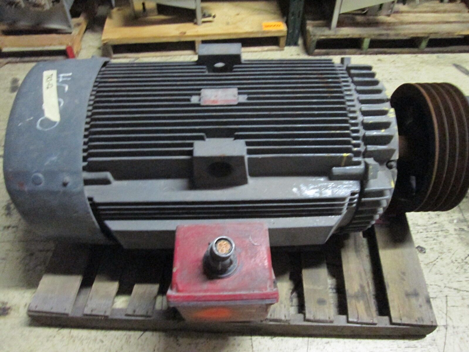 GE Motor 5K44955366 200HP 1200RPM 2300V 55.4A 449T Frame nema B Enclos