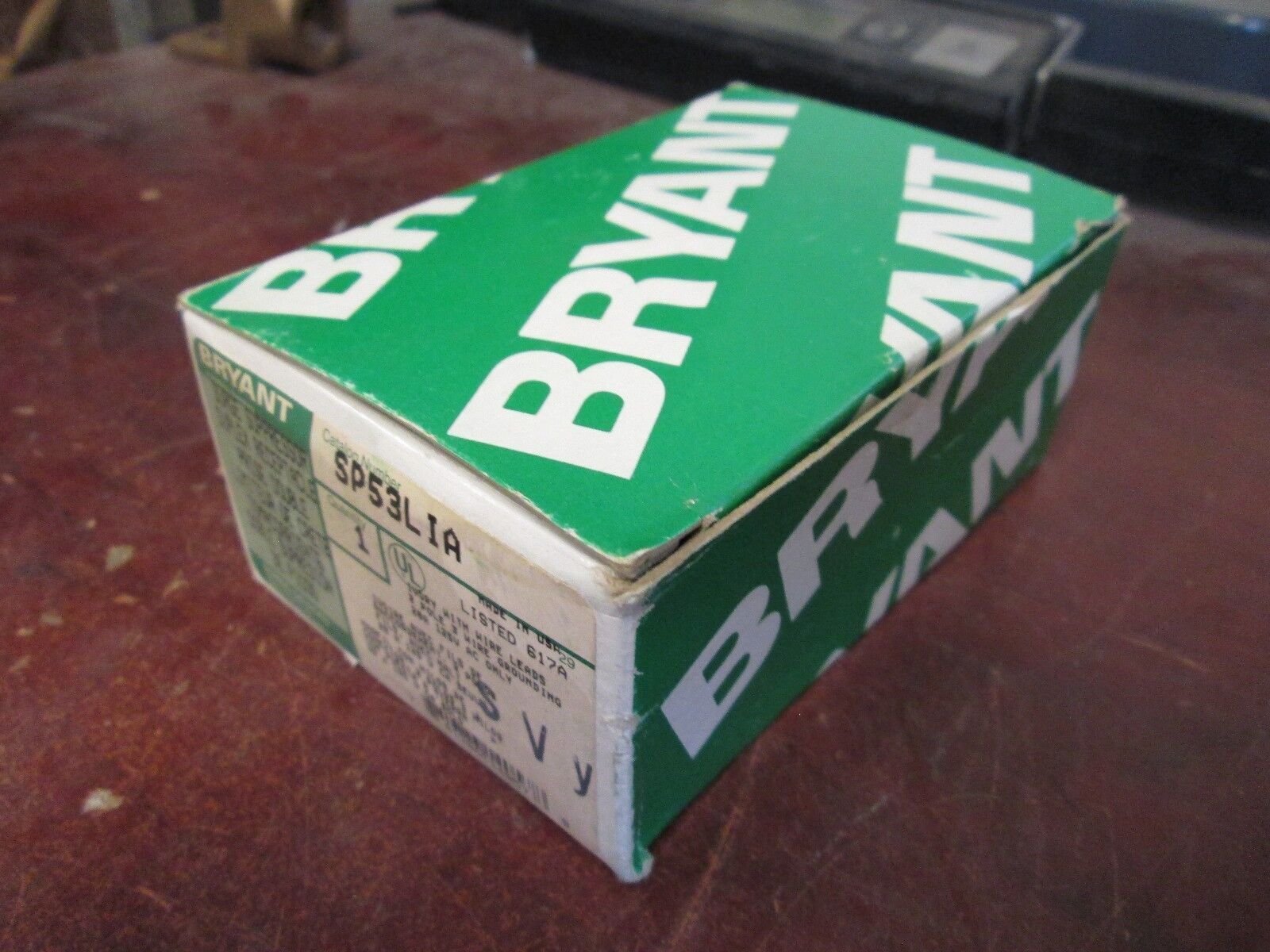 Bryant Surge Suppressor Duplex Receptacle SP53LIA 2P 3W 20A 125V New S