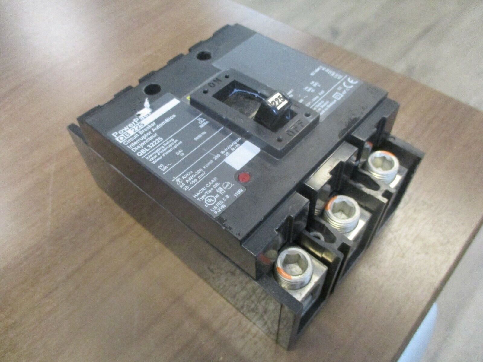 Square D PowerPact QB 225 Circuit Breaker QBL32225 225A 240V 3P Used